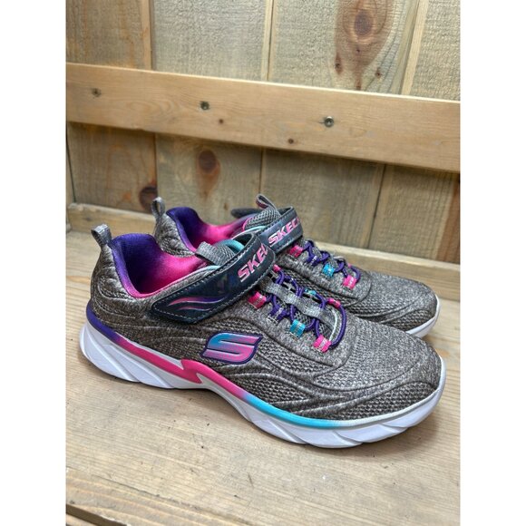 Skechers | Shoes | Skechers Girls Sneakers Size 5 Silver Gray Pink ...